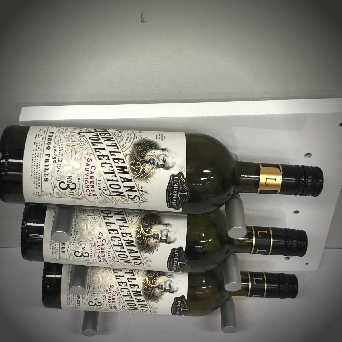 Kings Bottle Wall Mounted Wine Peg Set | 1-Bottle Label-Forward Displa